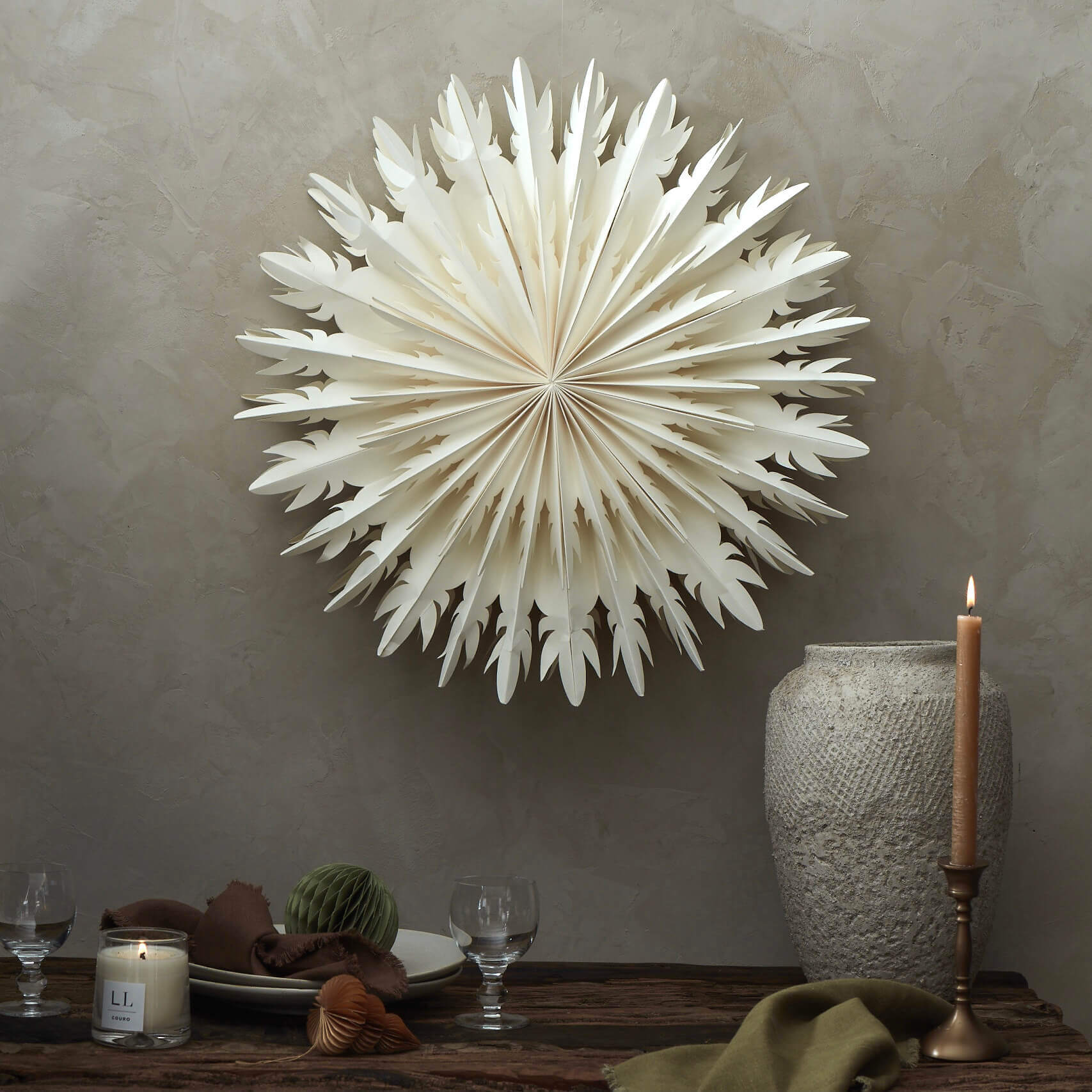 Antique White Paper Snowburst – Layered Lounge